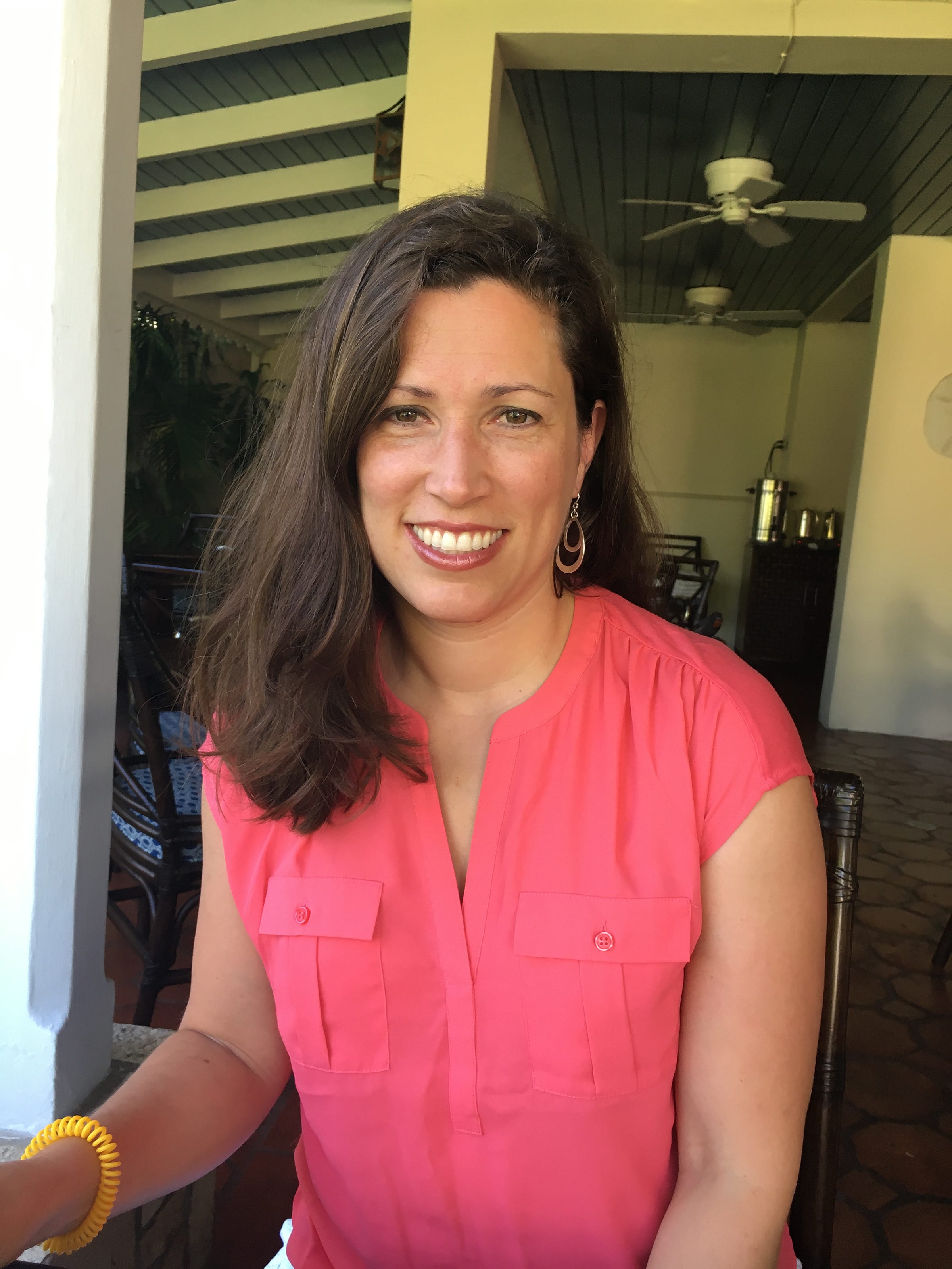 Kelly Oliver – Medium