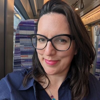 Jo Roberts – Medium