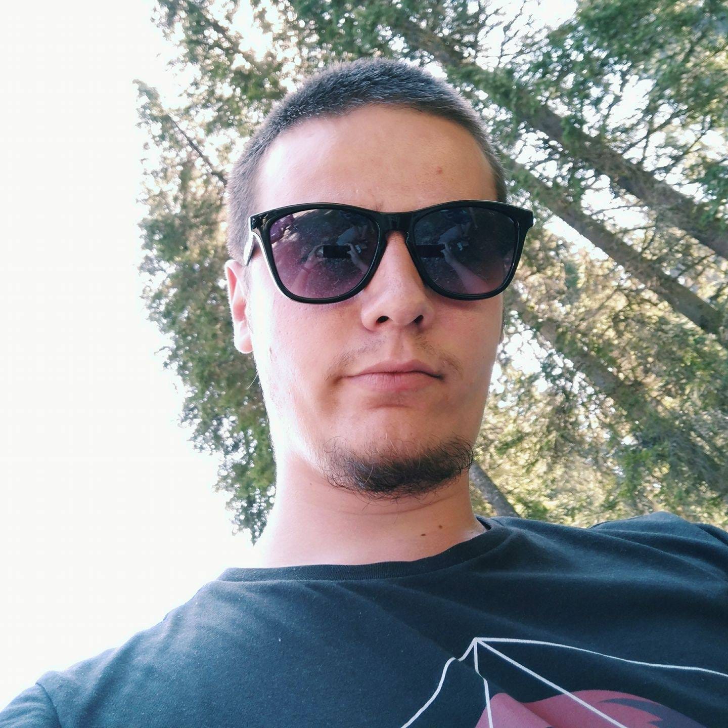 Andrei Pop – Medium