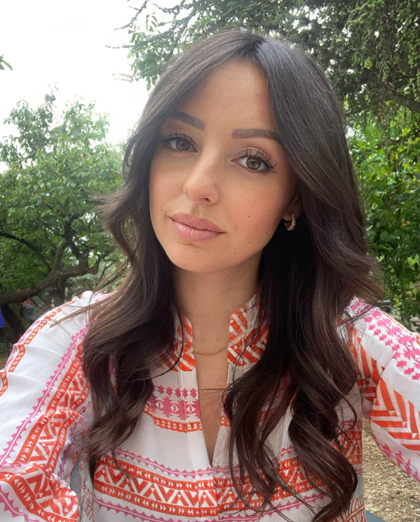 Alizay Adam – Medium