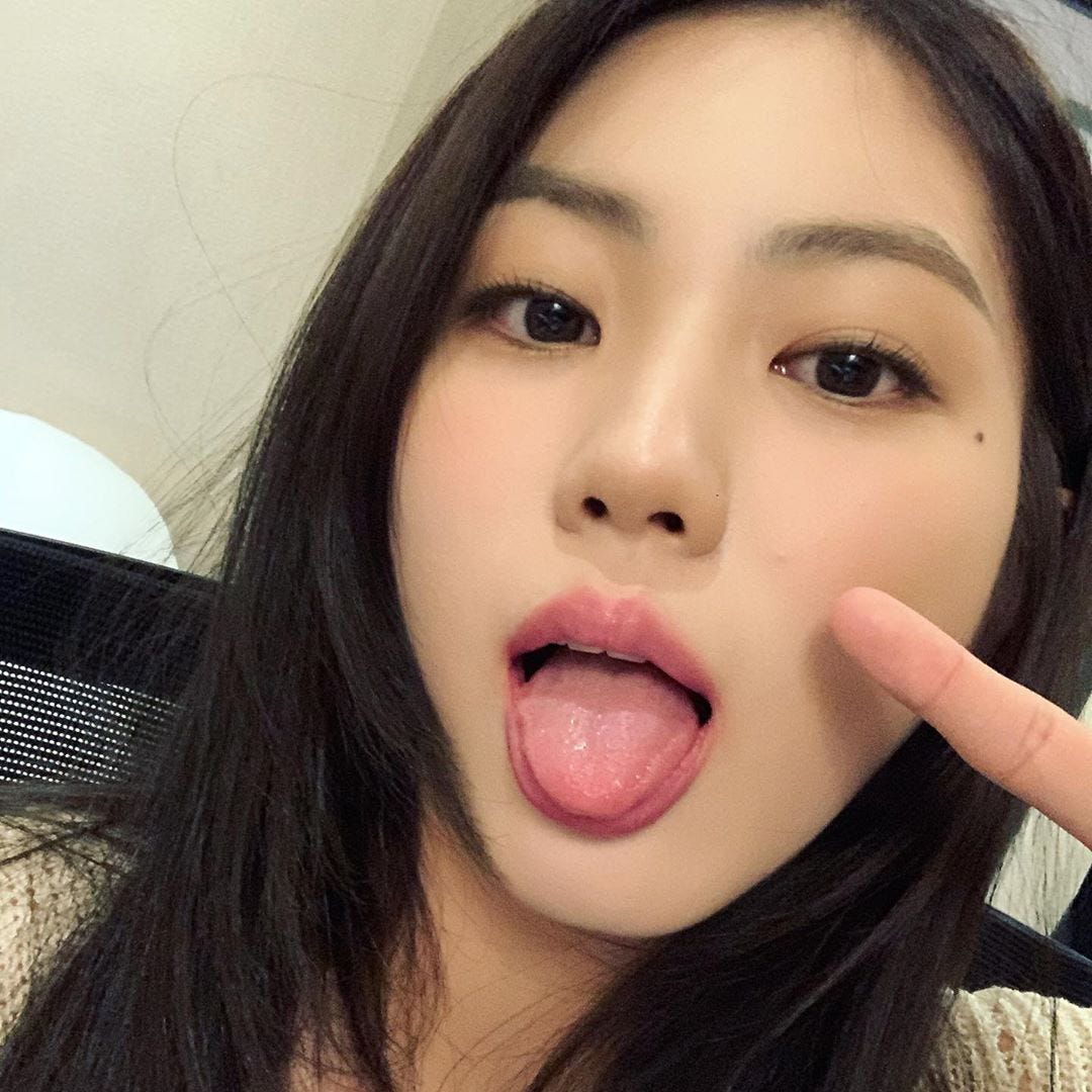 About – Cyber Blogger Kwon. ЗЛАЯ на ТАПАЛКИ😡Это всё SCAM! – Medium