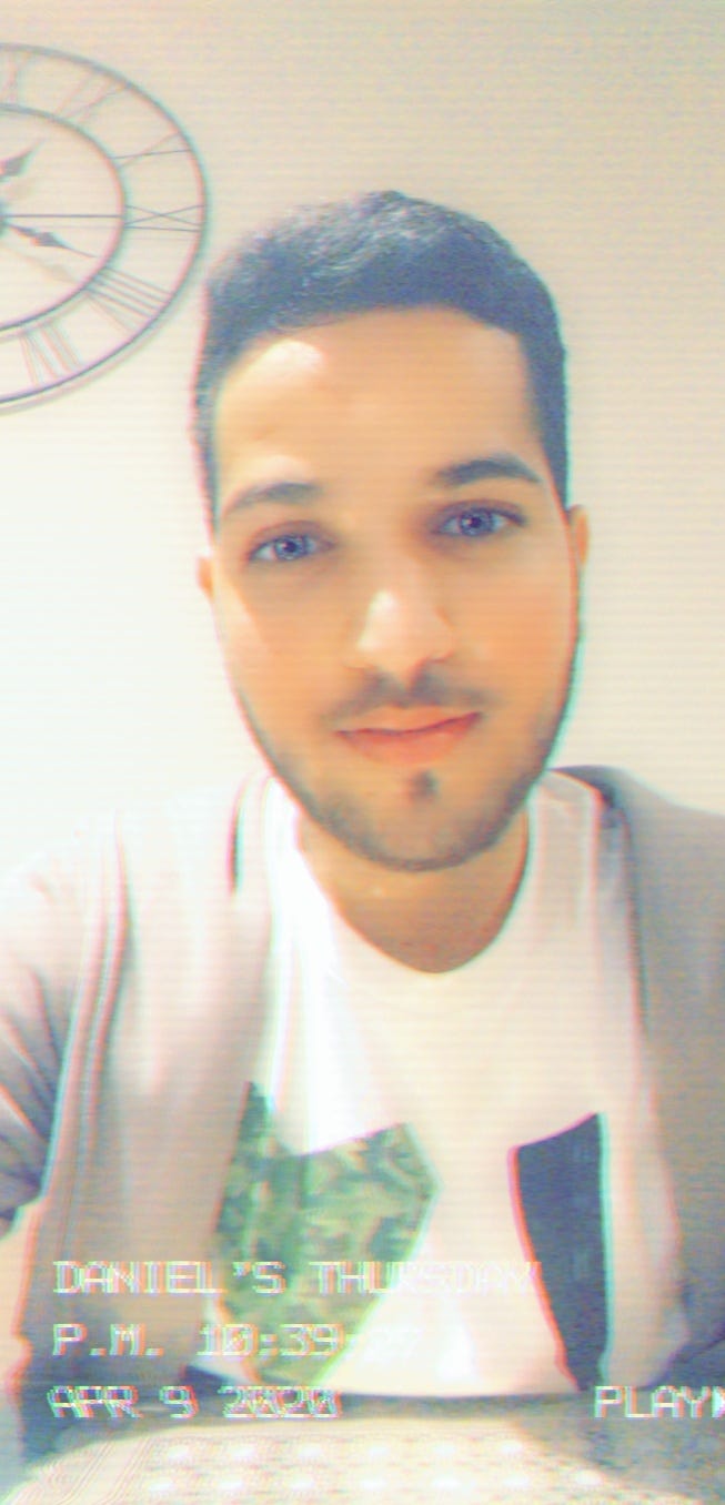 Daniel Hussein – Medium