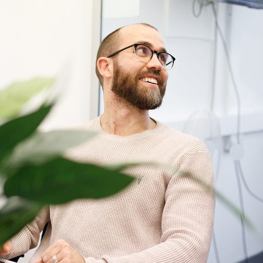 Stuart Kelly – Medium