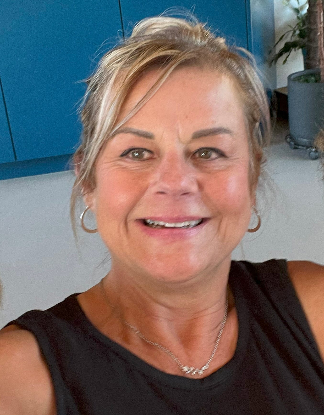 Lisa Yates – Medium