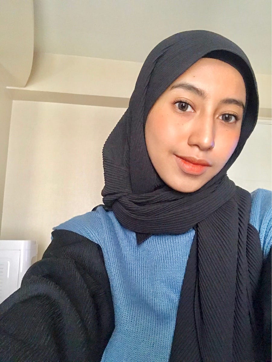 Silmi Amira – Medium