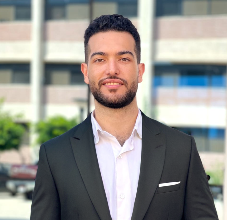 Nader Sakr – Medium