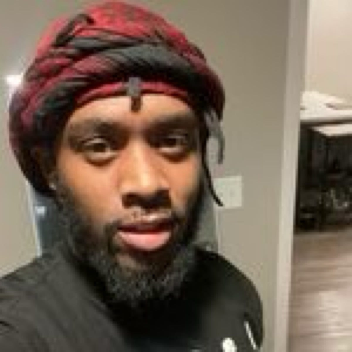 Anthony Holloman – Medium
