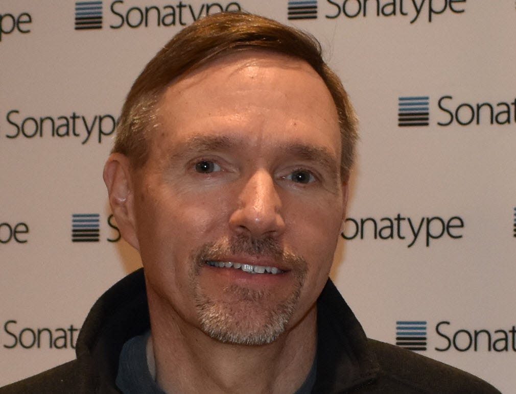 Mike Hansen – Medium