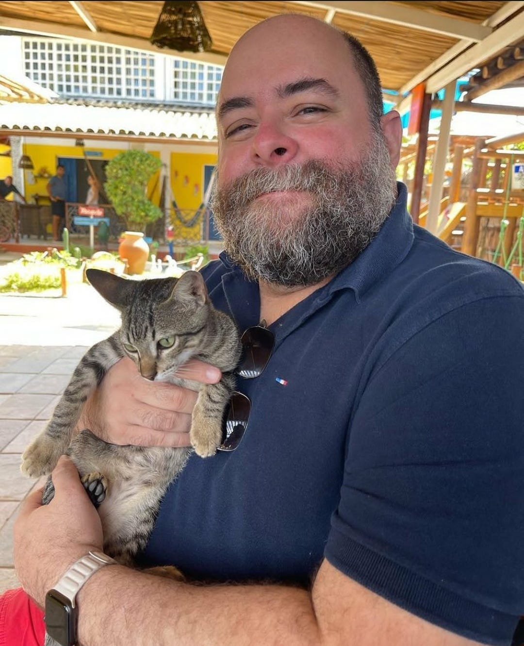 George Sebastián – Medium