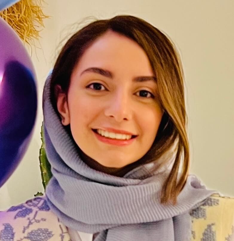 Mahya Kabiri – Medium