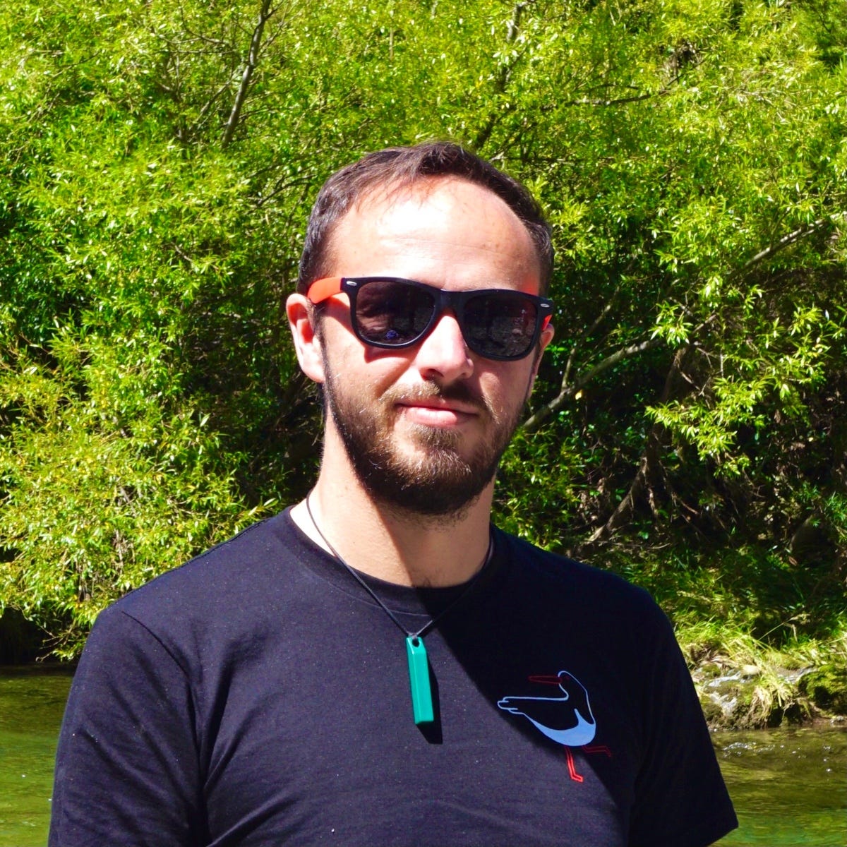 Thomas Le Bas – Medium