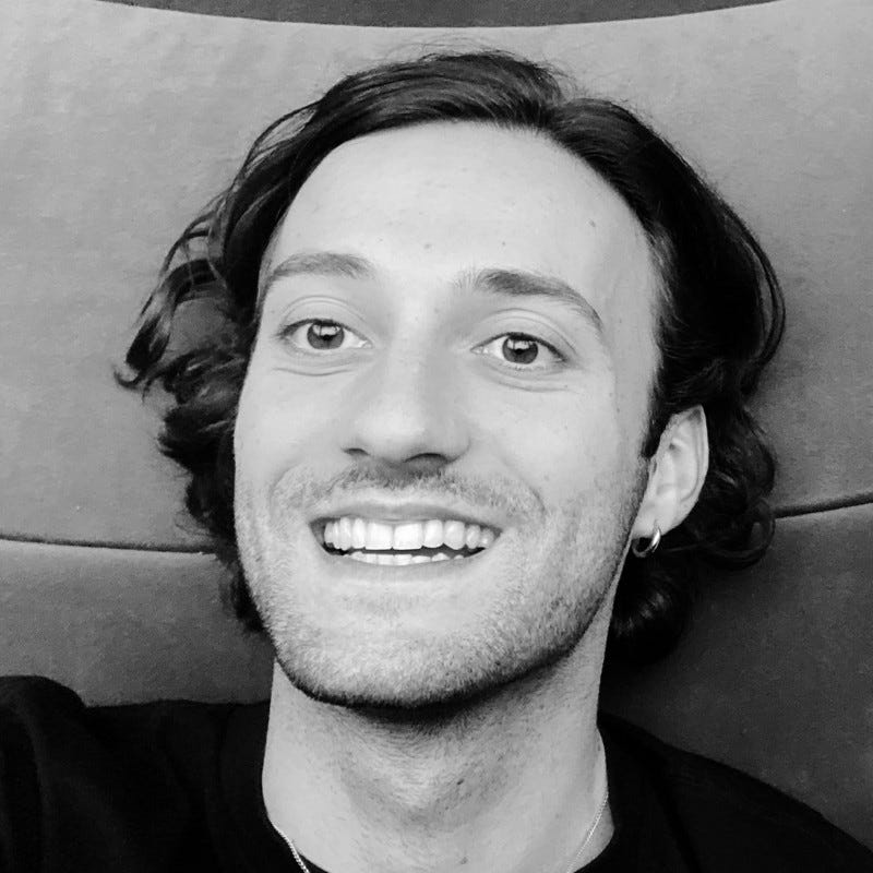 Hugo Escafit – Medium