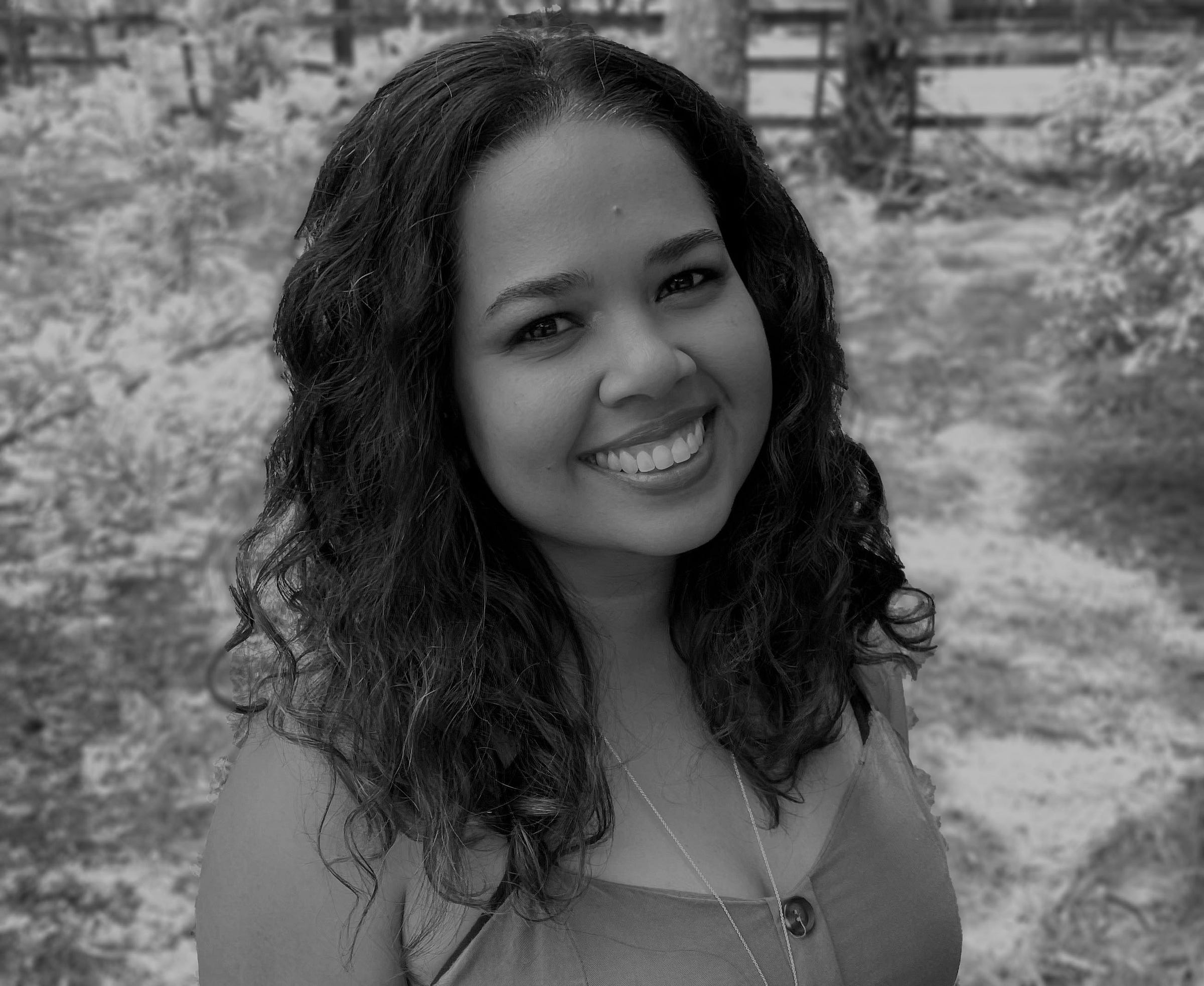 Laura Bissessar – Medium