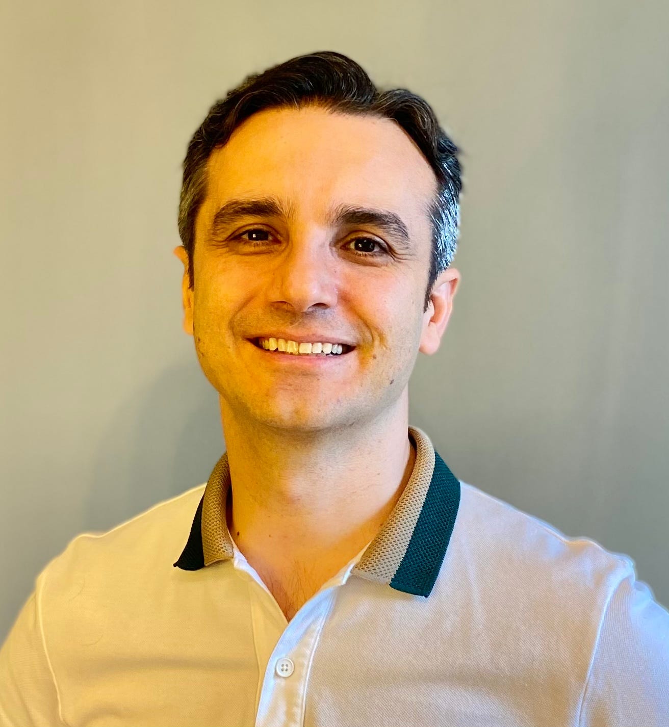 Alper Tutak – Medium