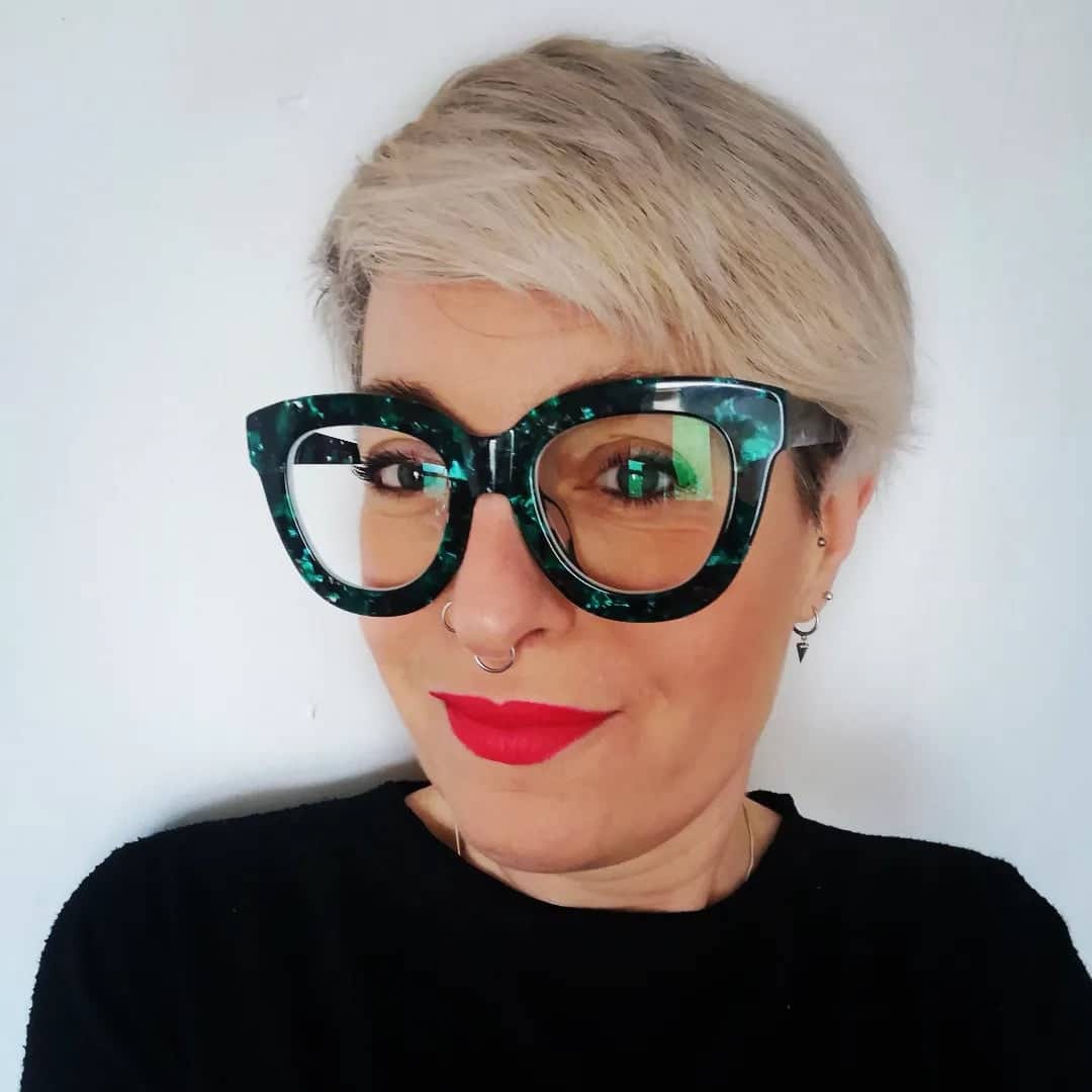 Eliza Raven – Medium