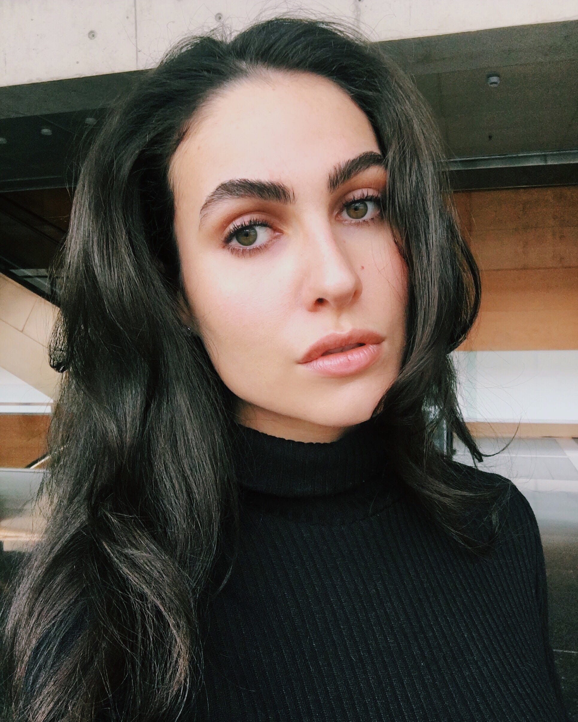 Ali Weiss – Medium