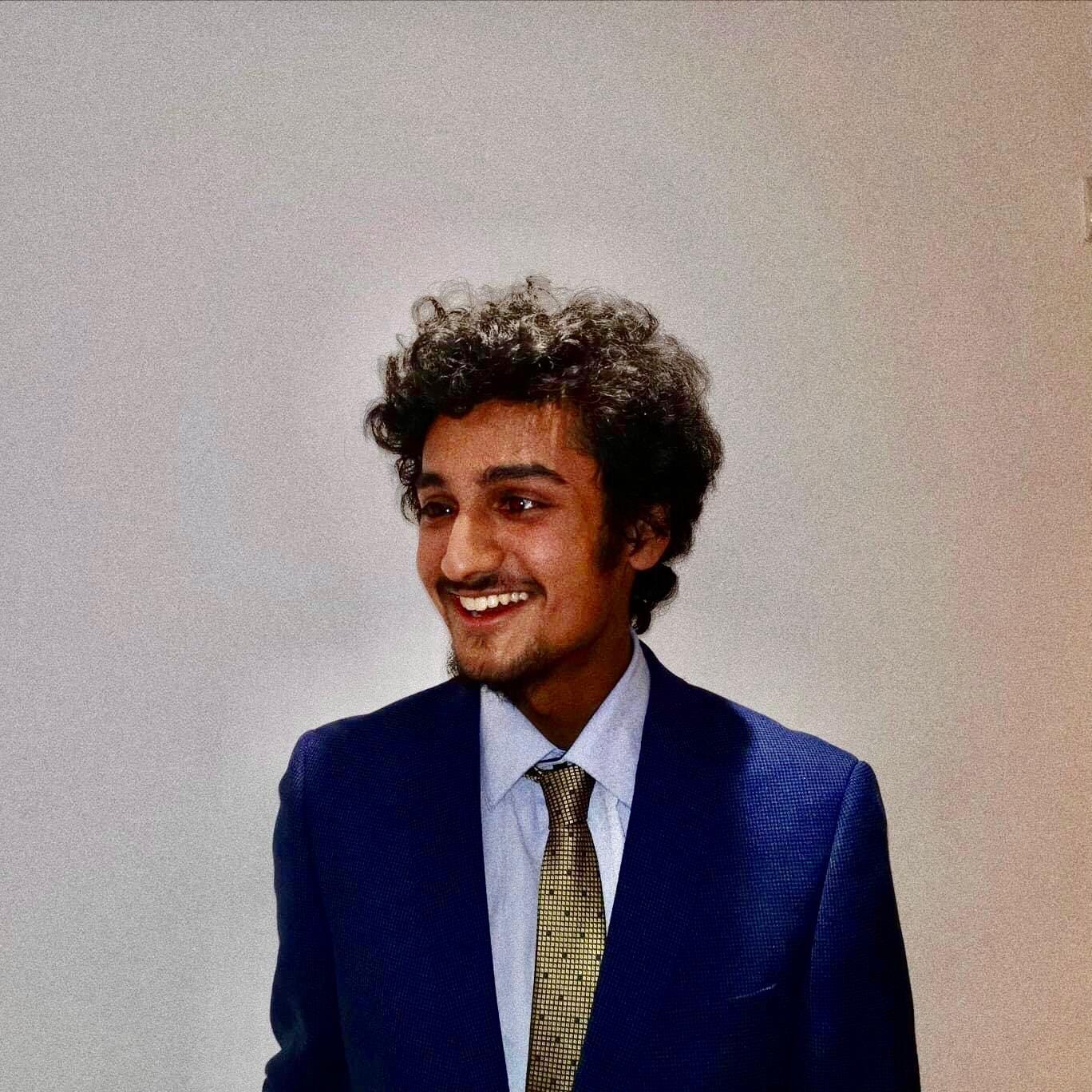 Kenny Lourenco – Medium