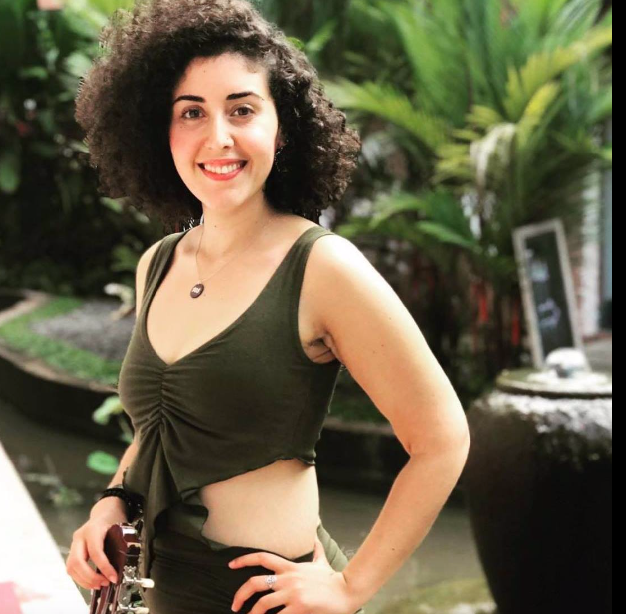 Madiha Bee – Medium