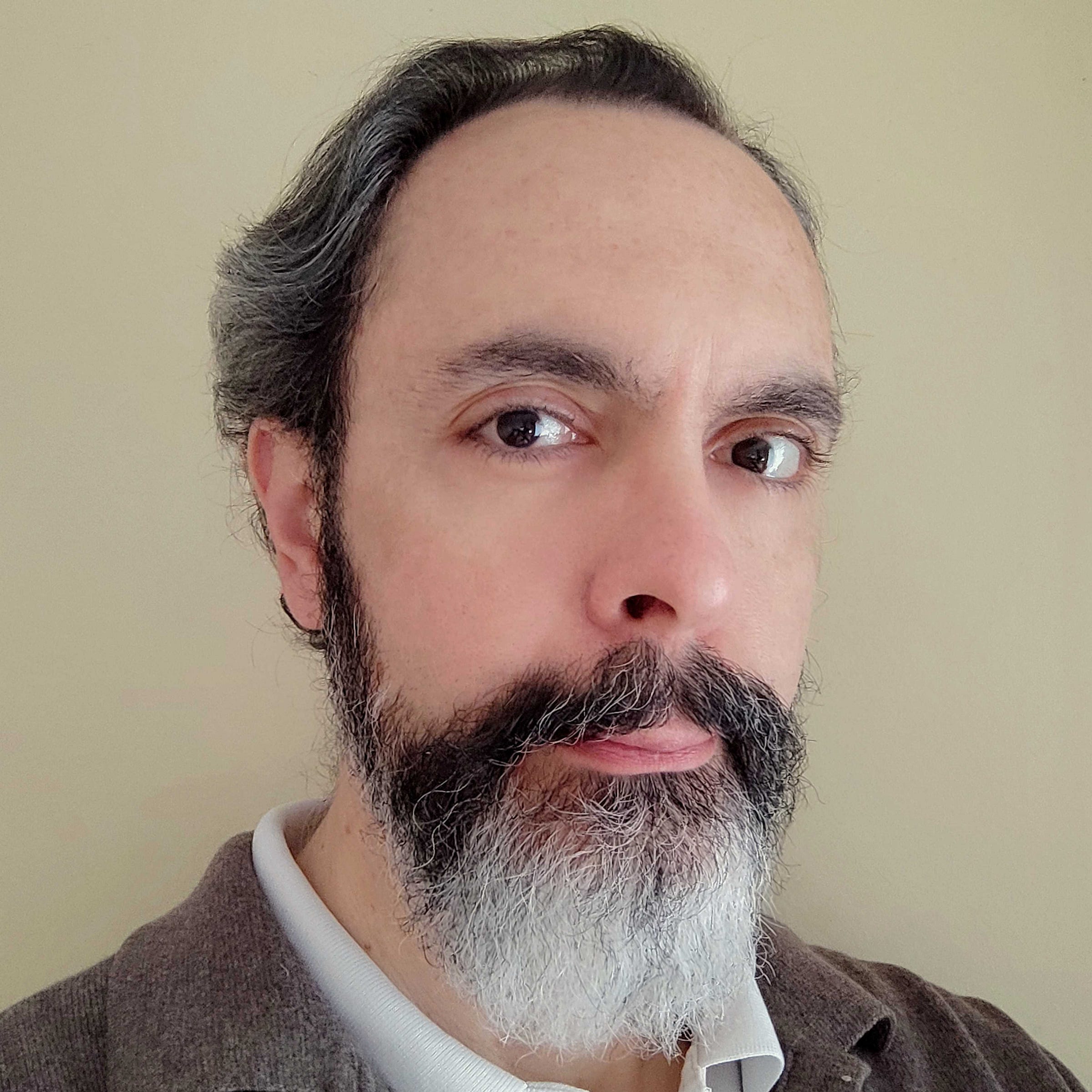 Alex Macris – Medium