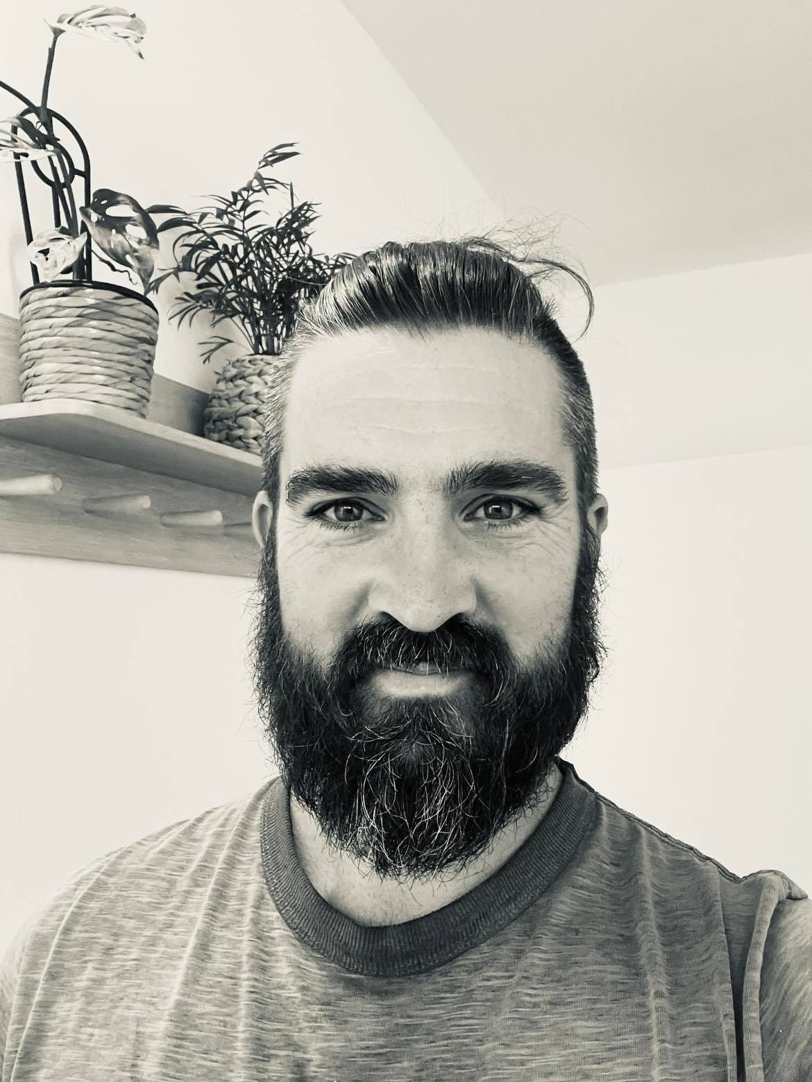 Nick Moss – Medium