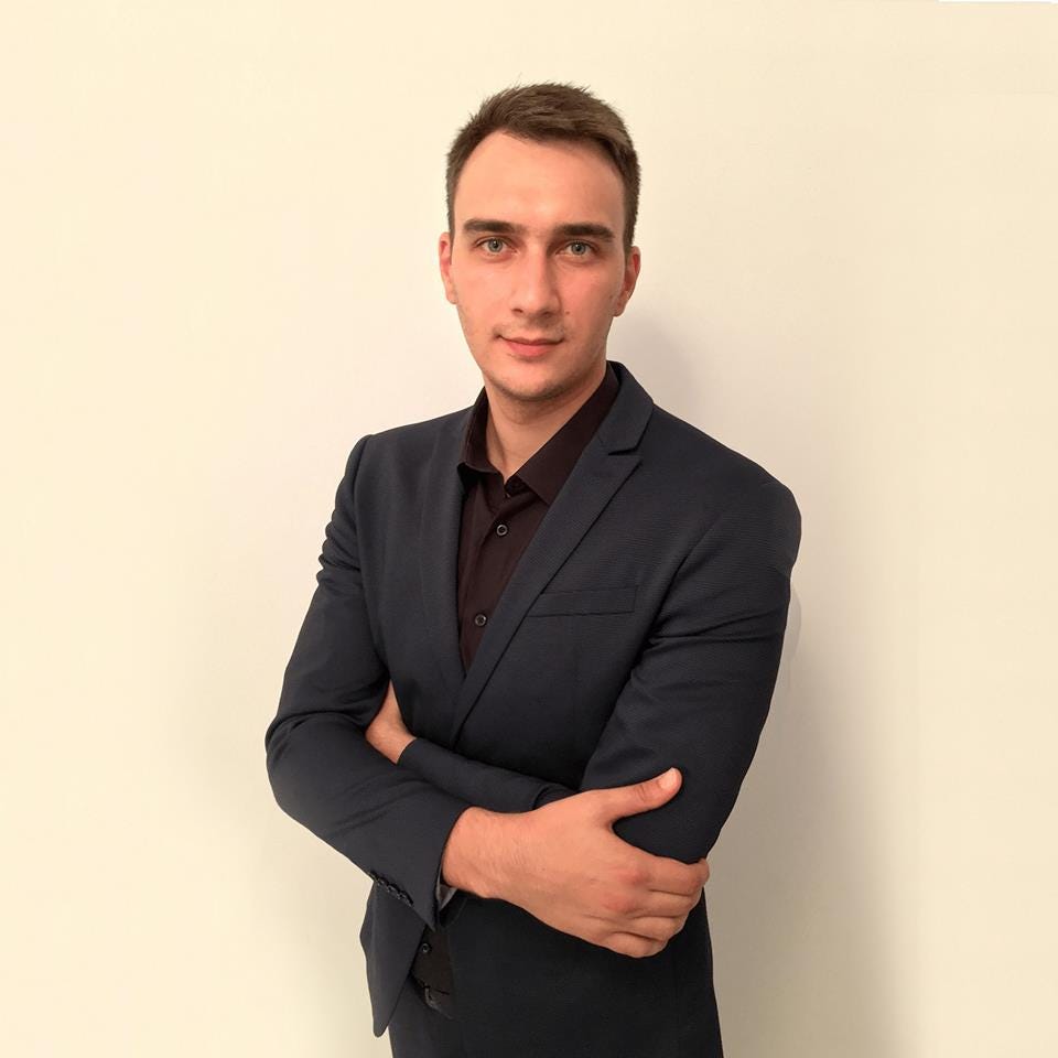 Alex Pilica – Medium