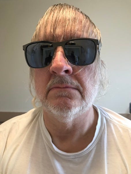 Derek Currie – Medium