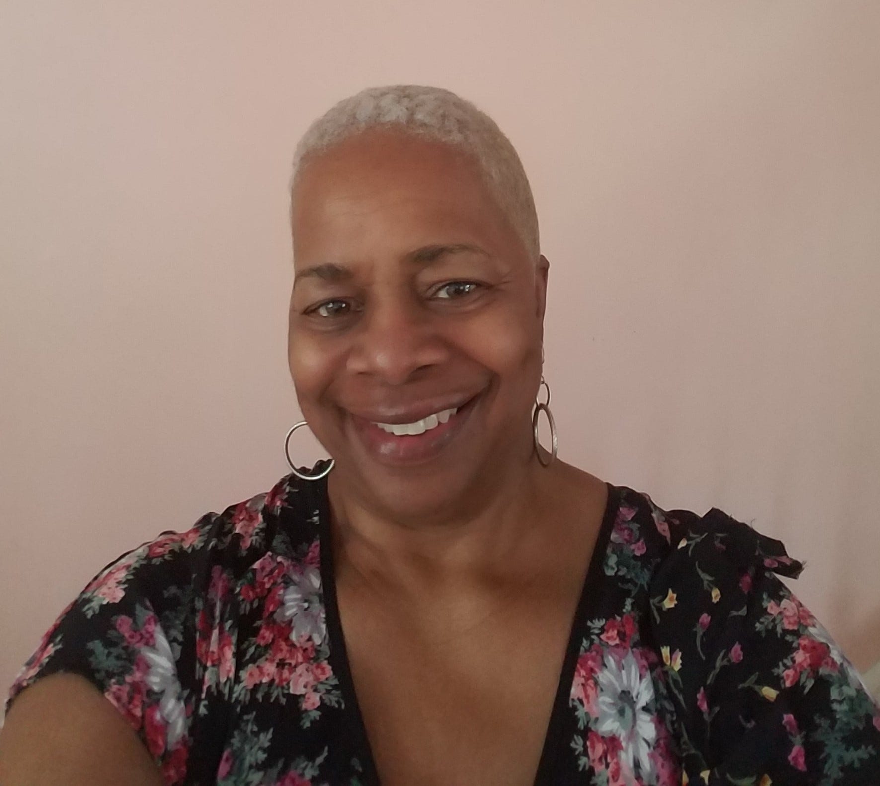 Ellen Mitchell – Medium