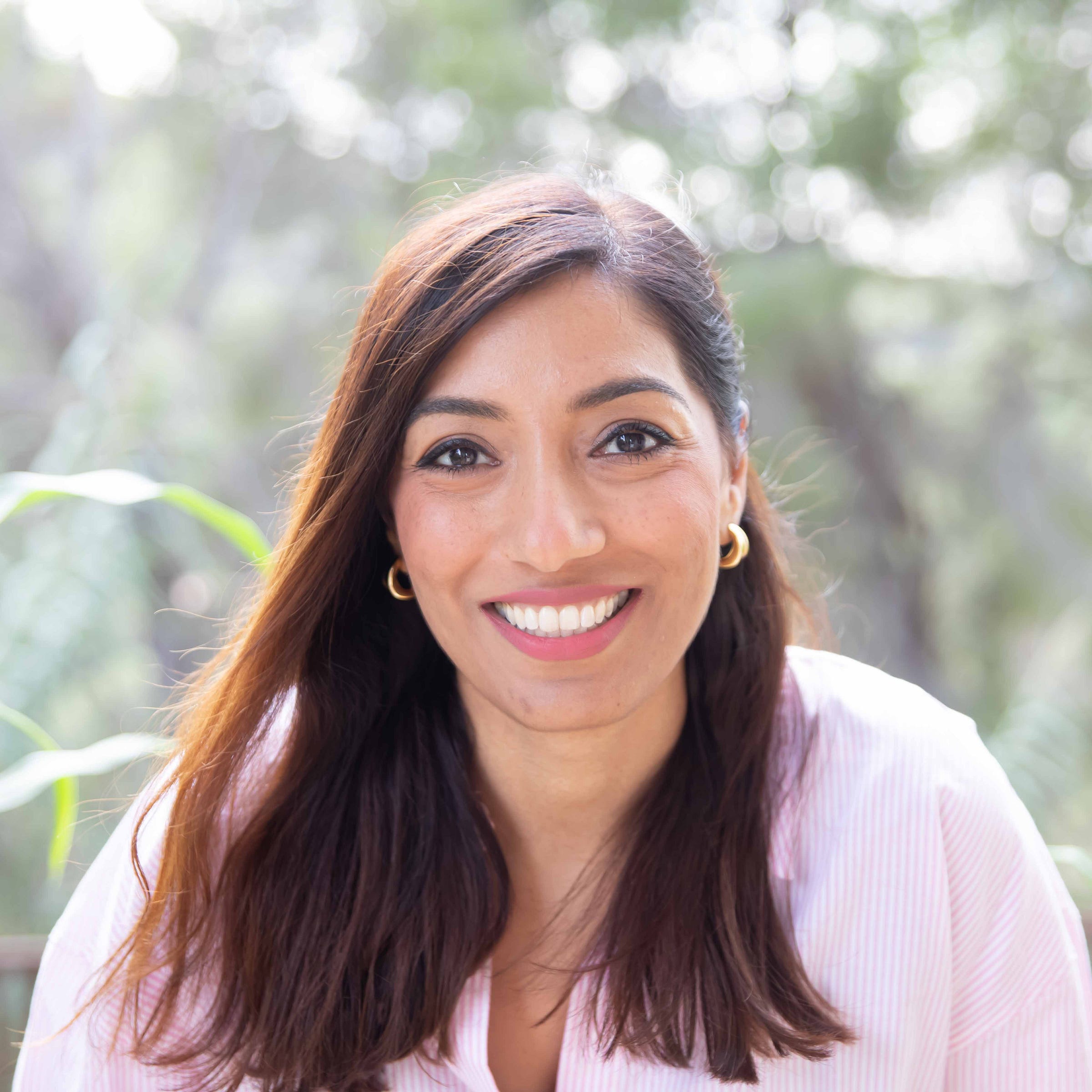 Huma Akhtar – Medium