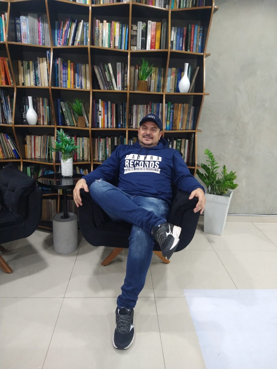 Fabio Monteiro – Medium