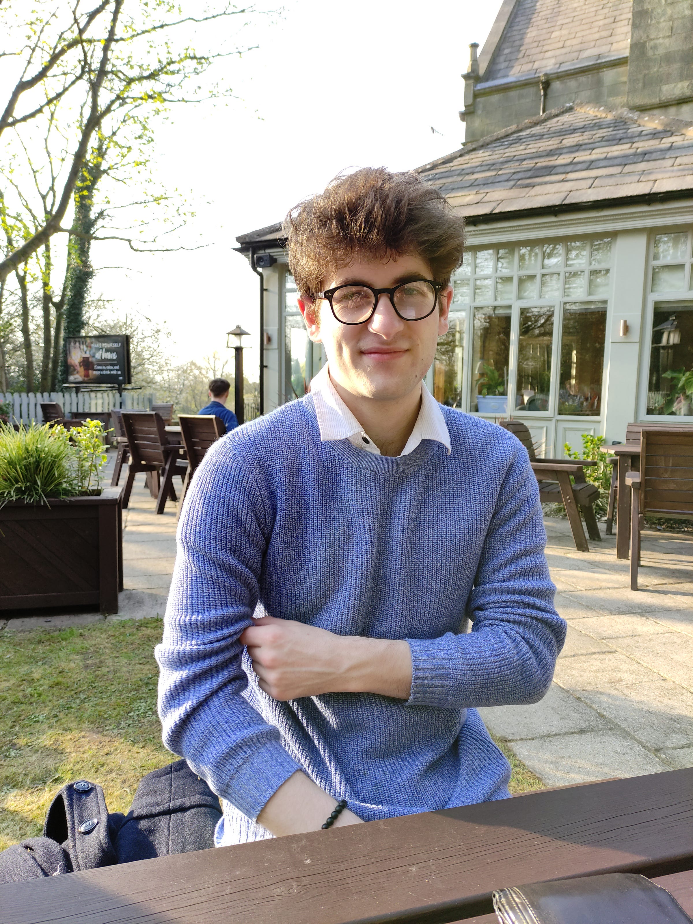 Holden Davis – Medium