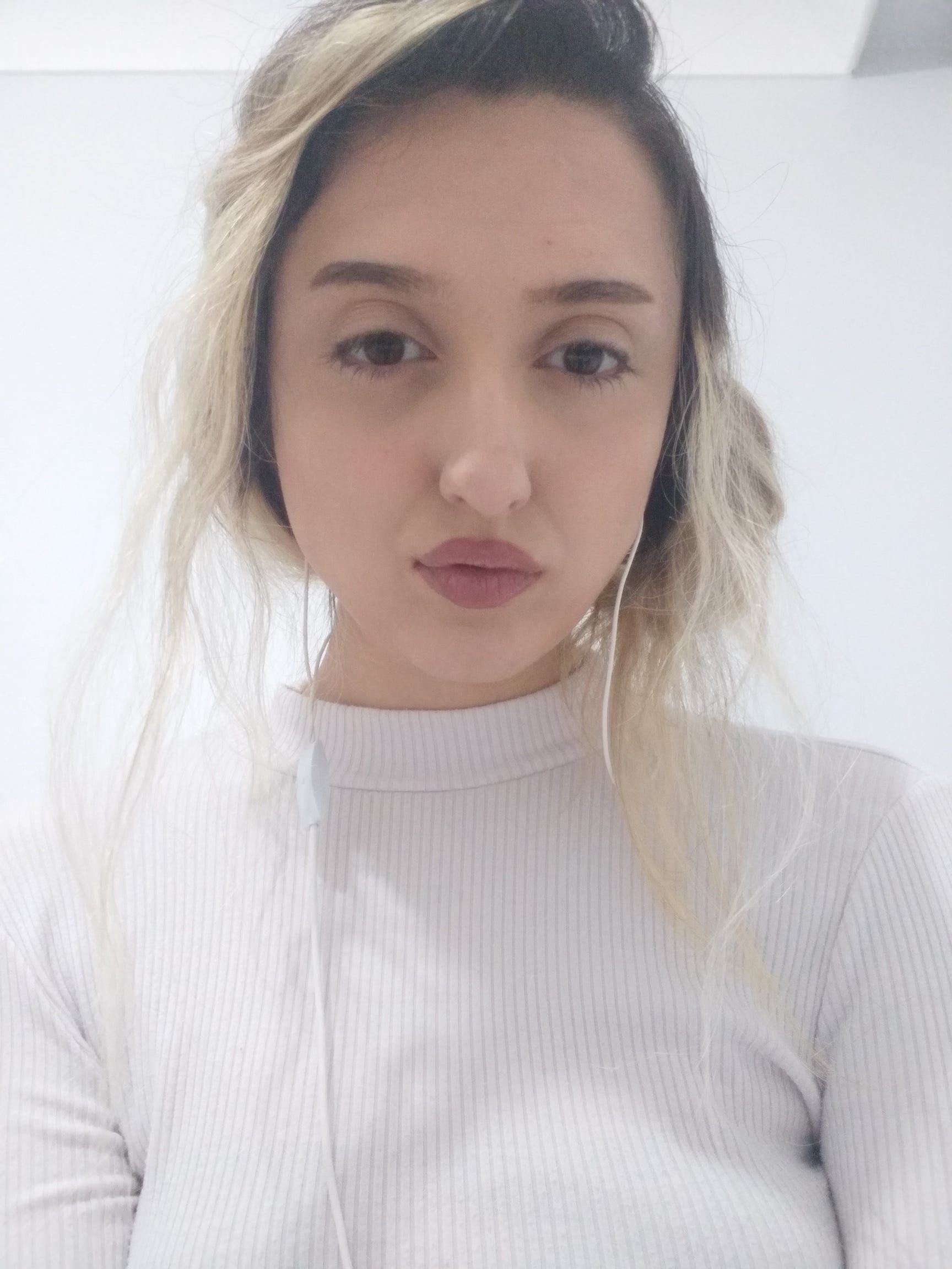 Esra nur Uzun – Medium