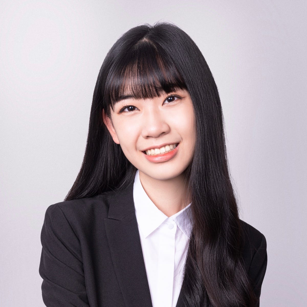 林品辰 Mia Lin – Medium