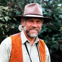 Alan M Hunt – Medium