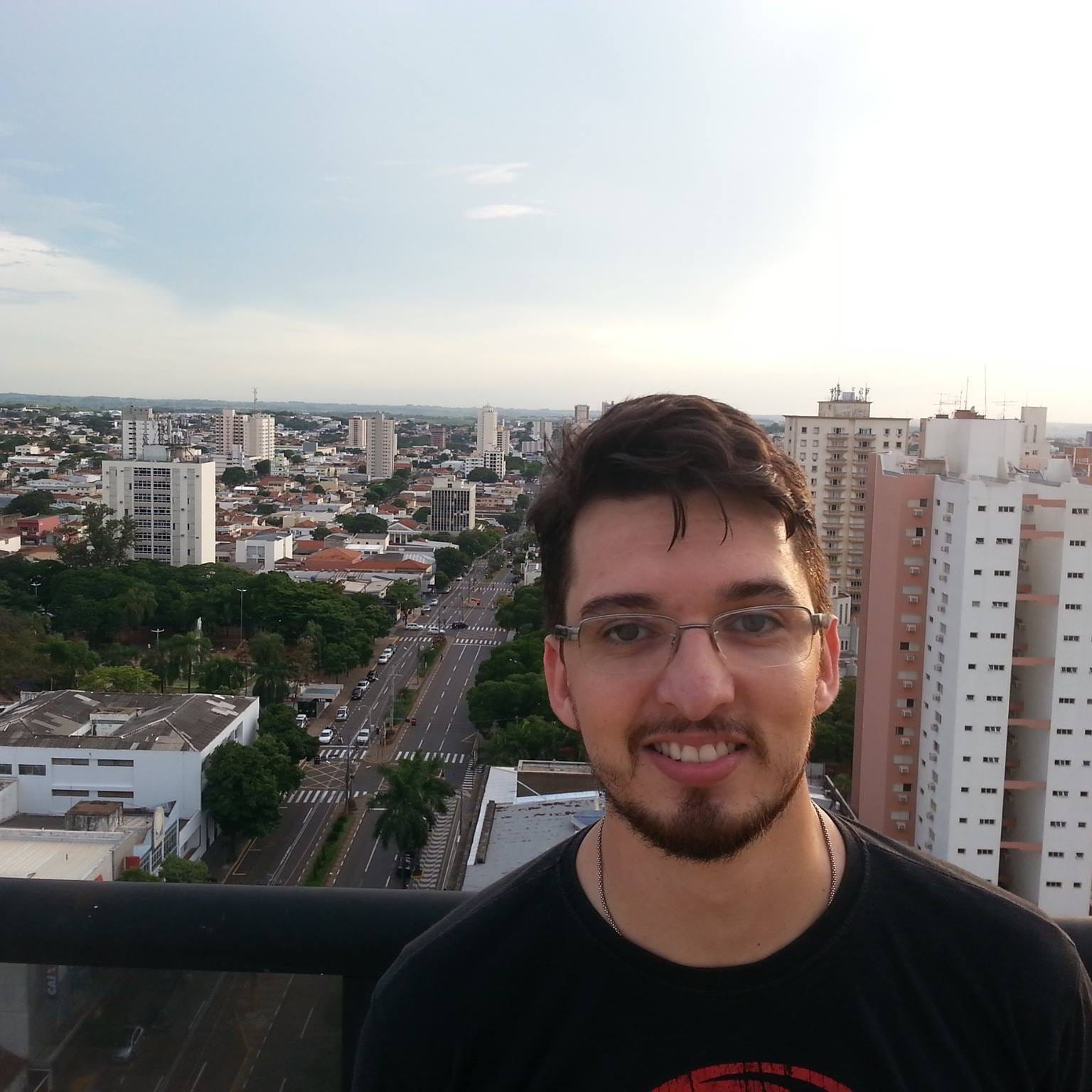 Felipe Albuquerque de Almeida – Medium