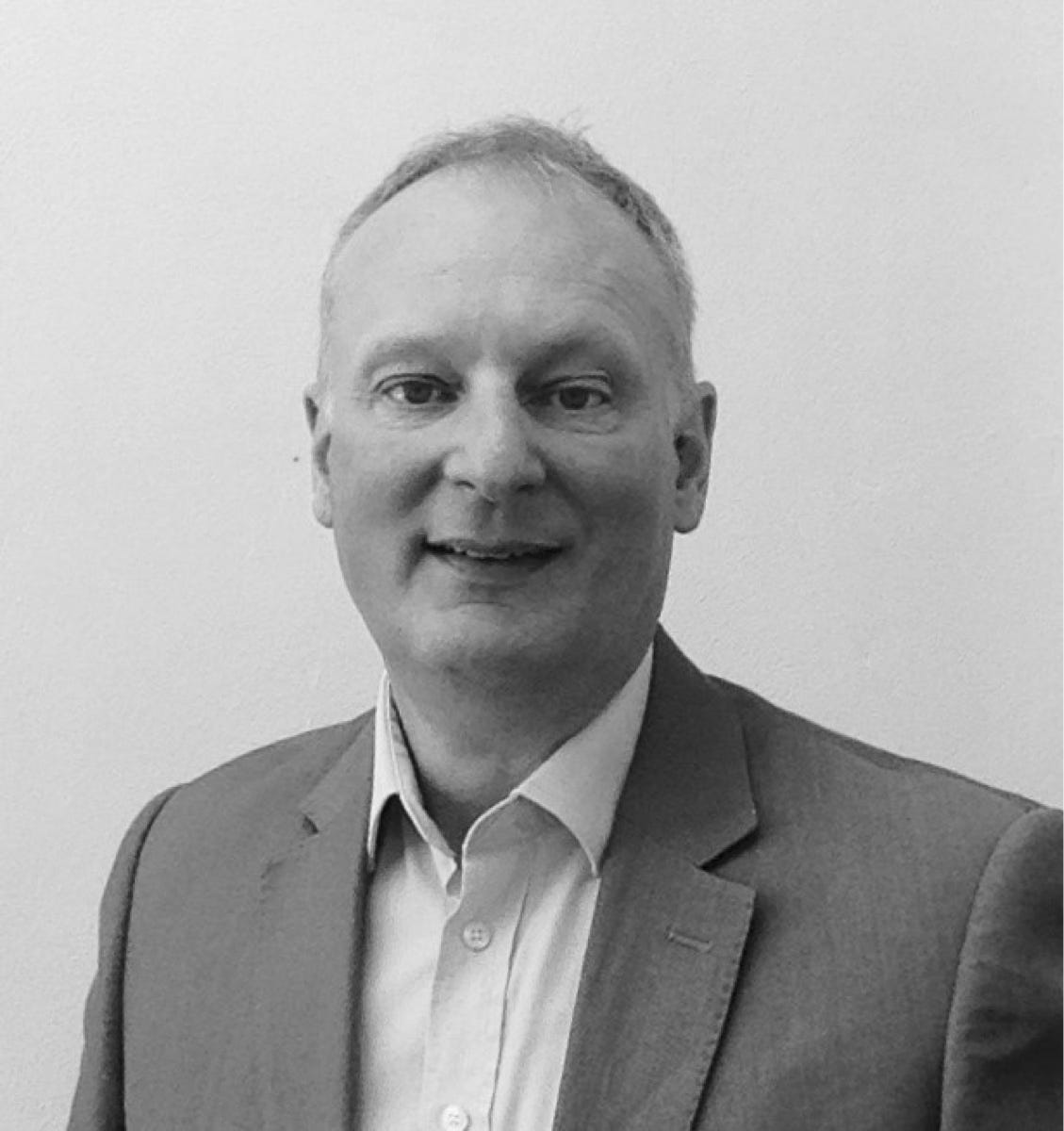 Paul Lyon – Medium