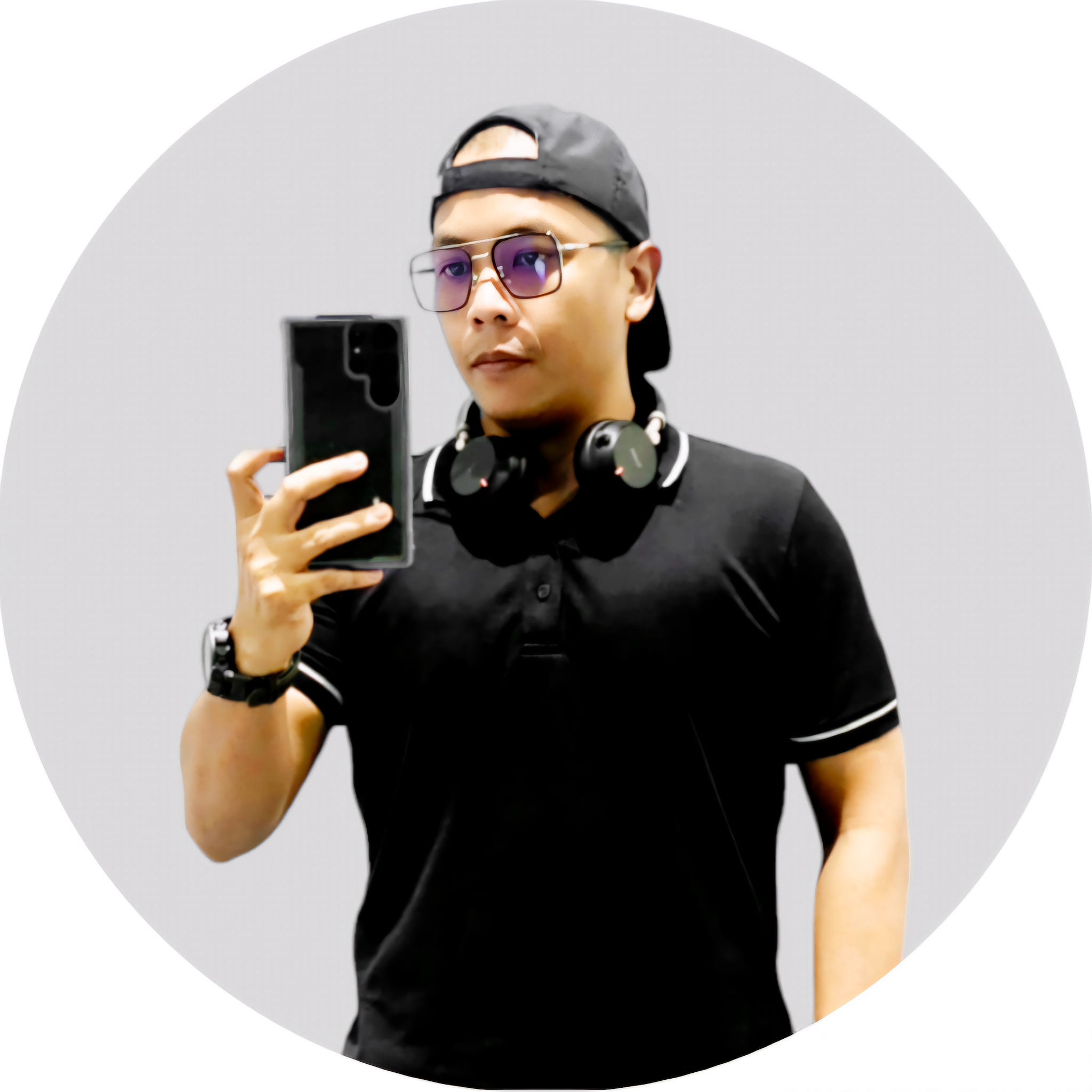Thepprasit Thipsawet – Medium