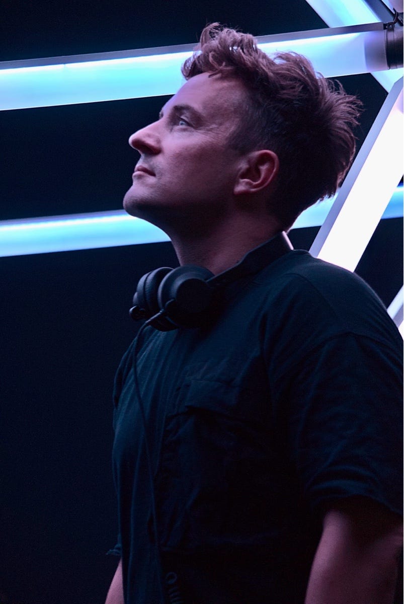 Chris de Sol – Medium