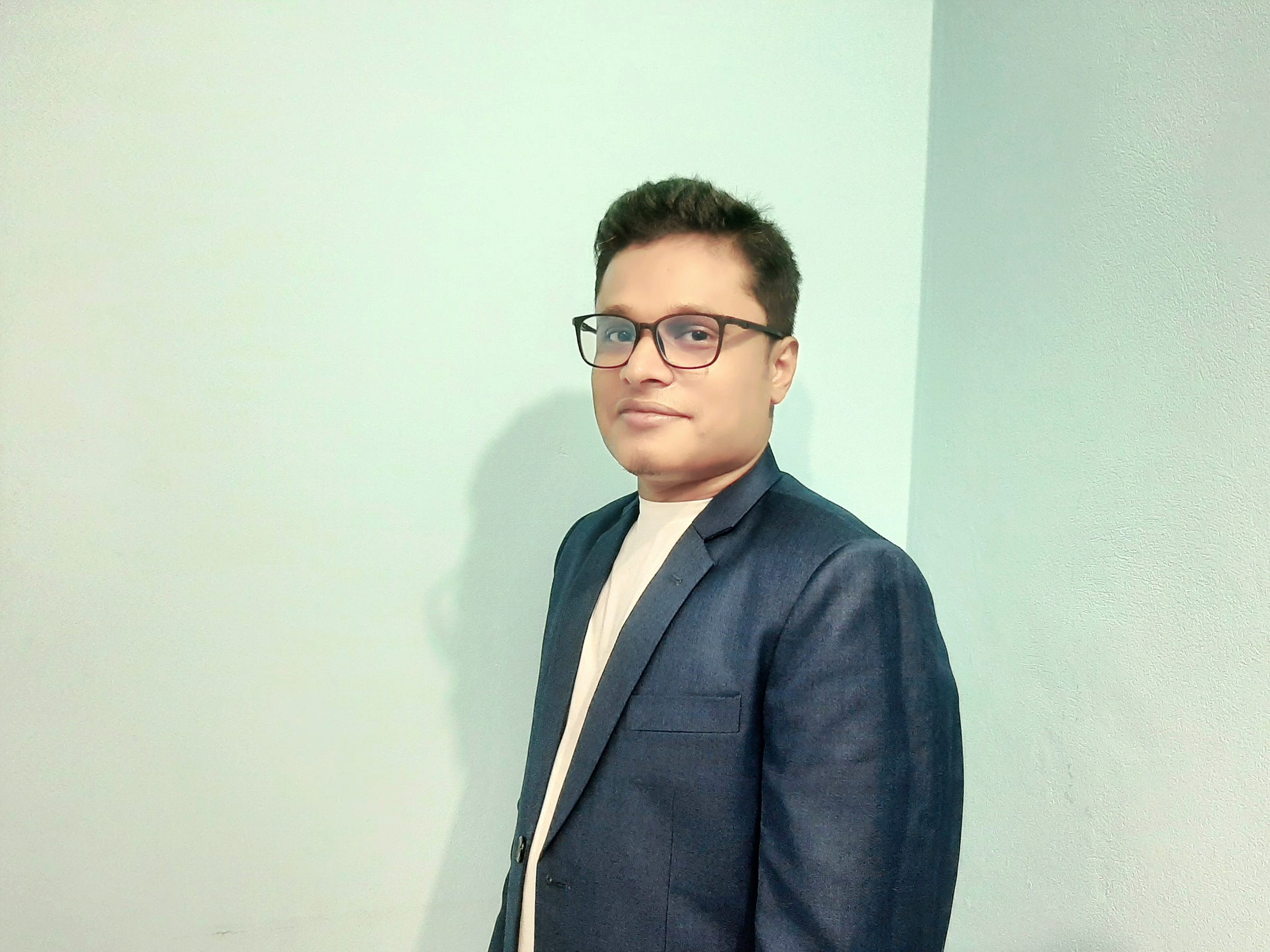 Mahmud Hasan Ovi – Medium