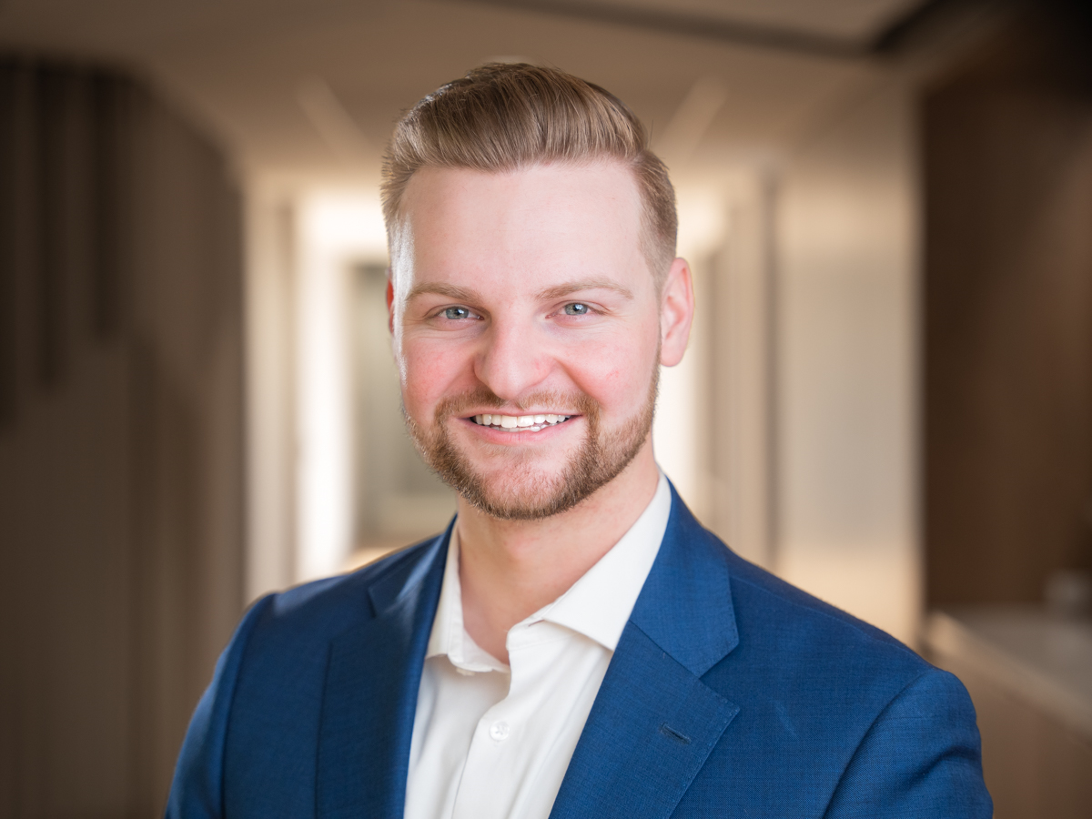 Kyle Hughes – Medium