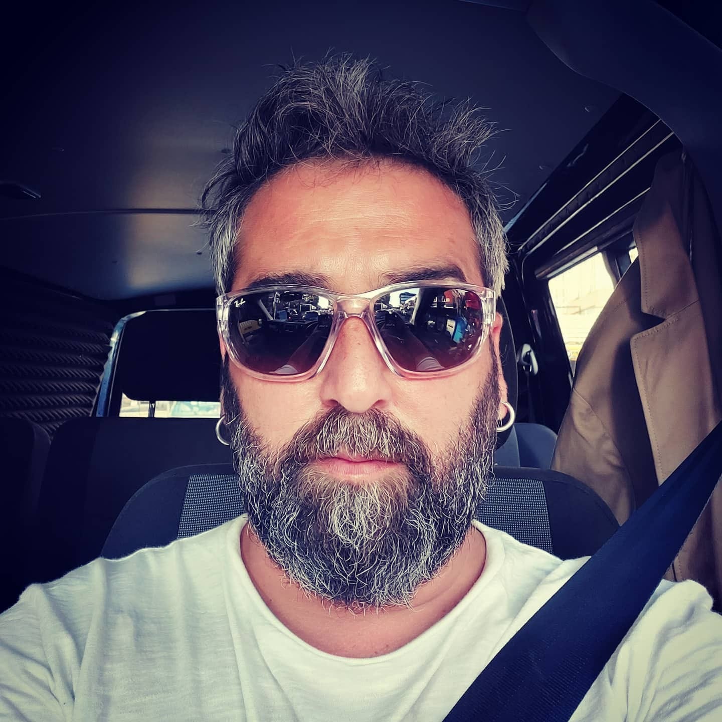 Bernard Kahn HASC – Medium