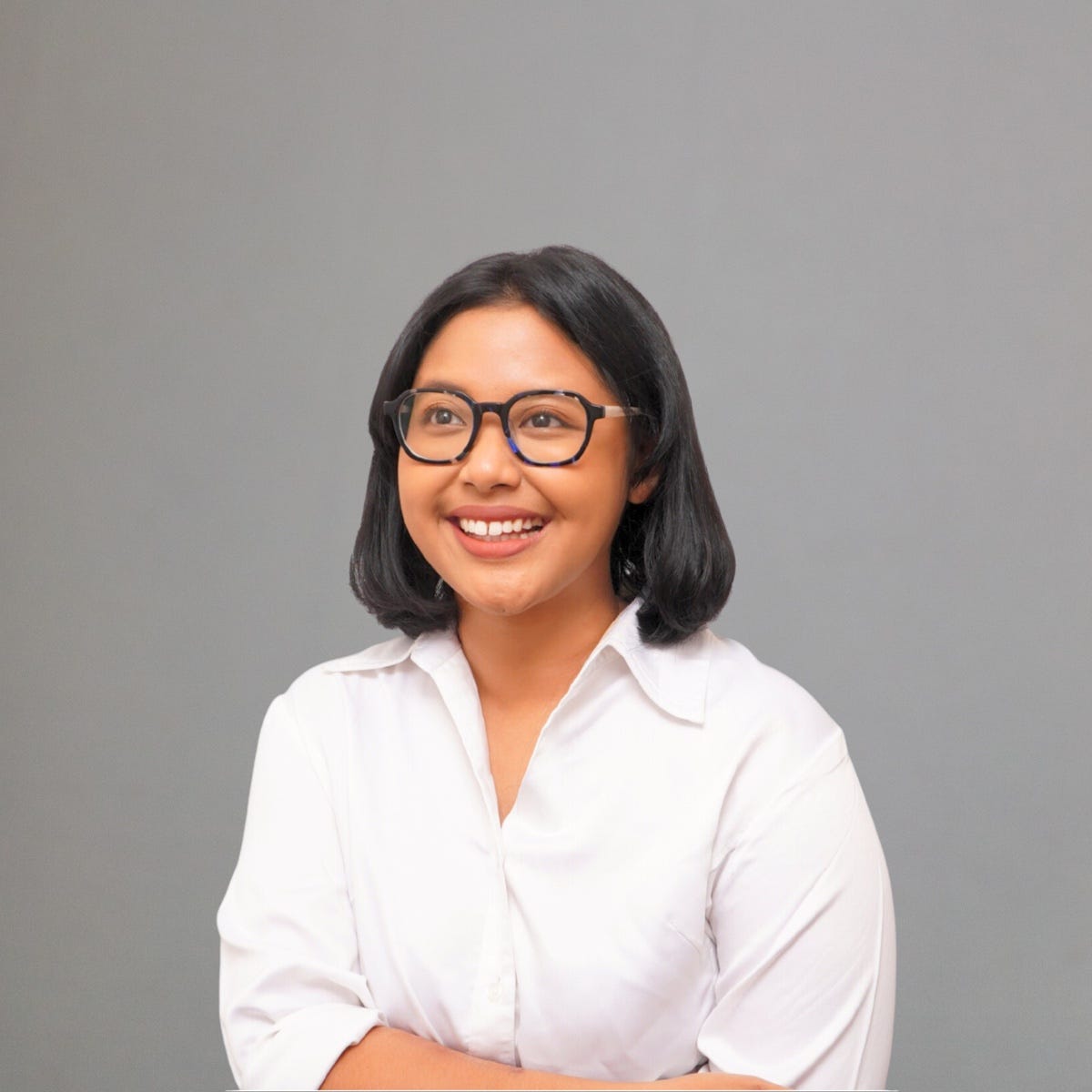 Stefanny Dwi Retno – Medium
