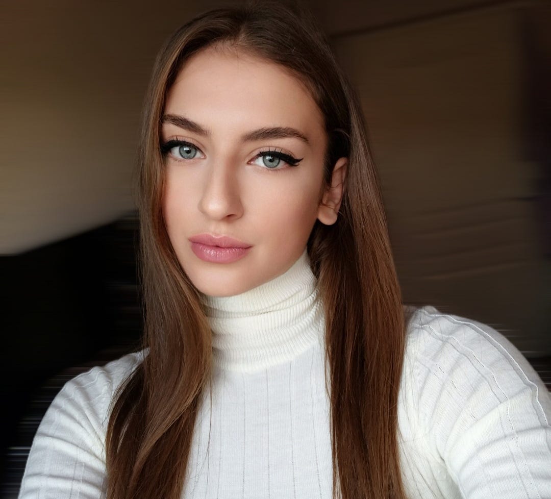 Aysegul Karadan – Medium