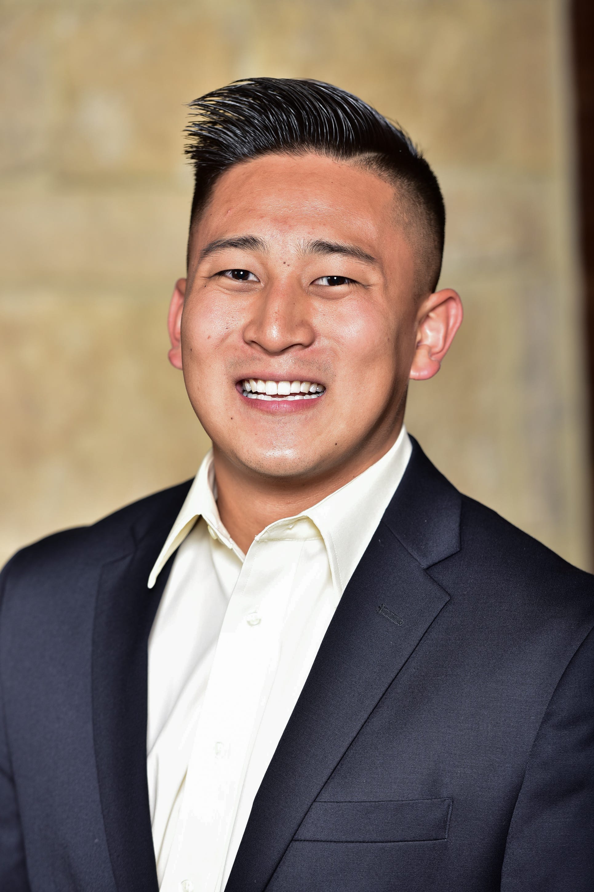 Sunny Lee – Medium