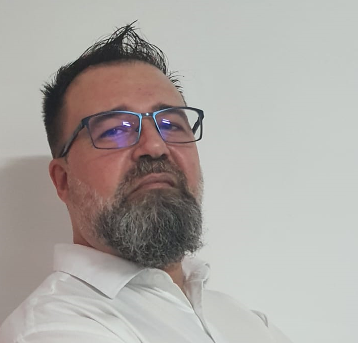 Everton Gadret – Medium