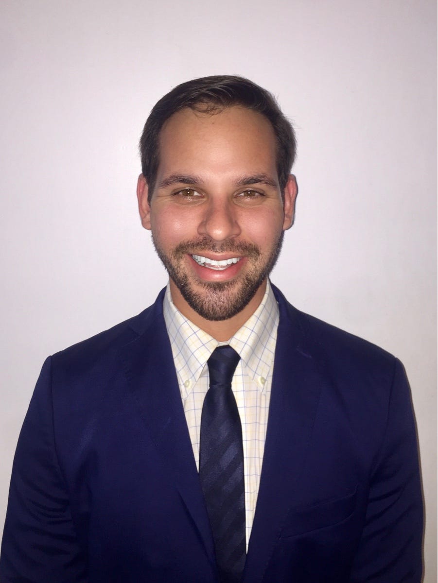 Adrian Vega-Vivas – Medium