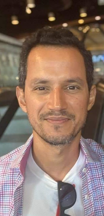 Richard Leyba Tejada – Medium