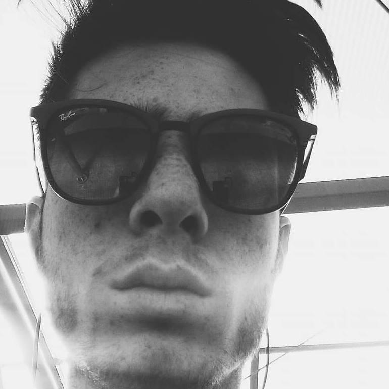 Dimitris Giannaris – Medium