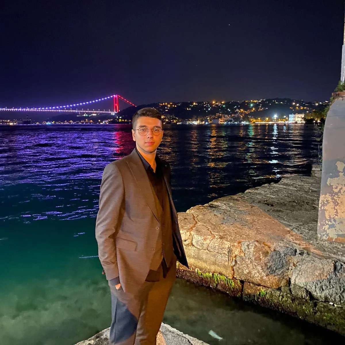 Mert Dalkır – Medium