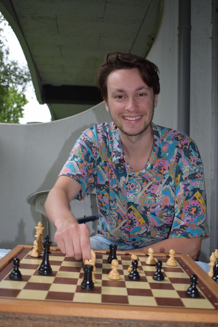 Max Laboyrie – Medium