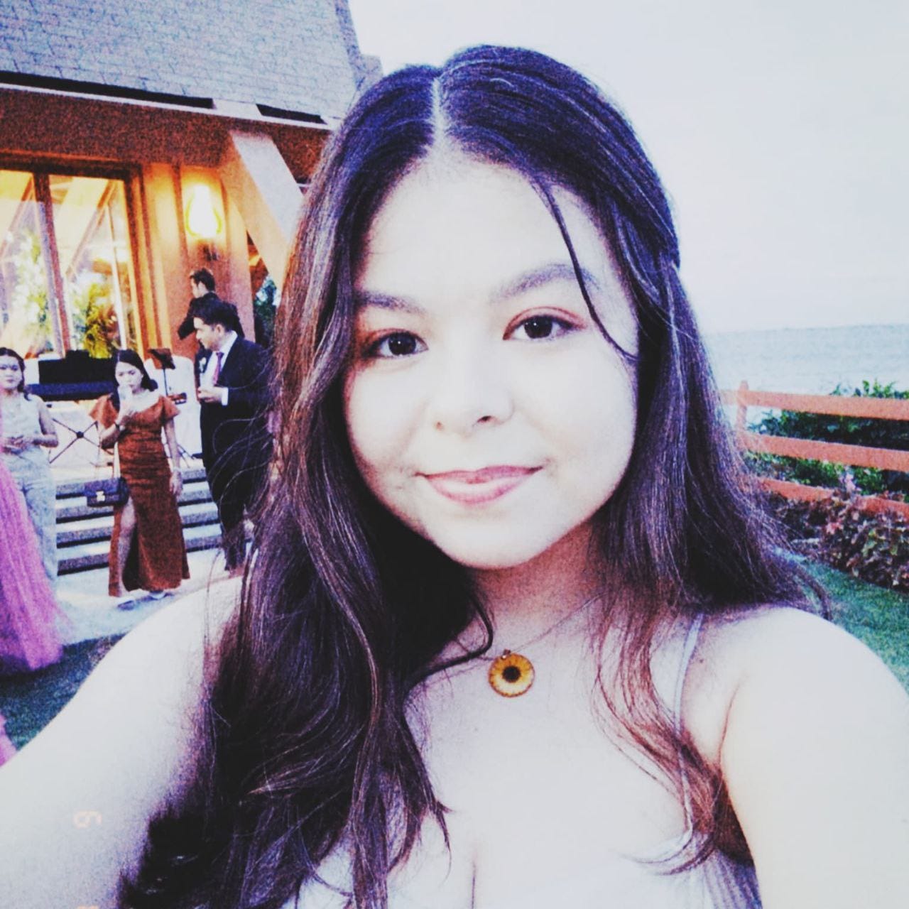 Krizia Ablaza-Puracan – Medium